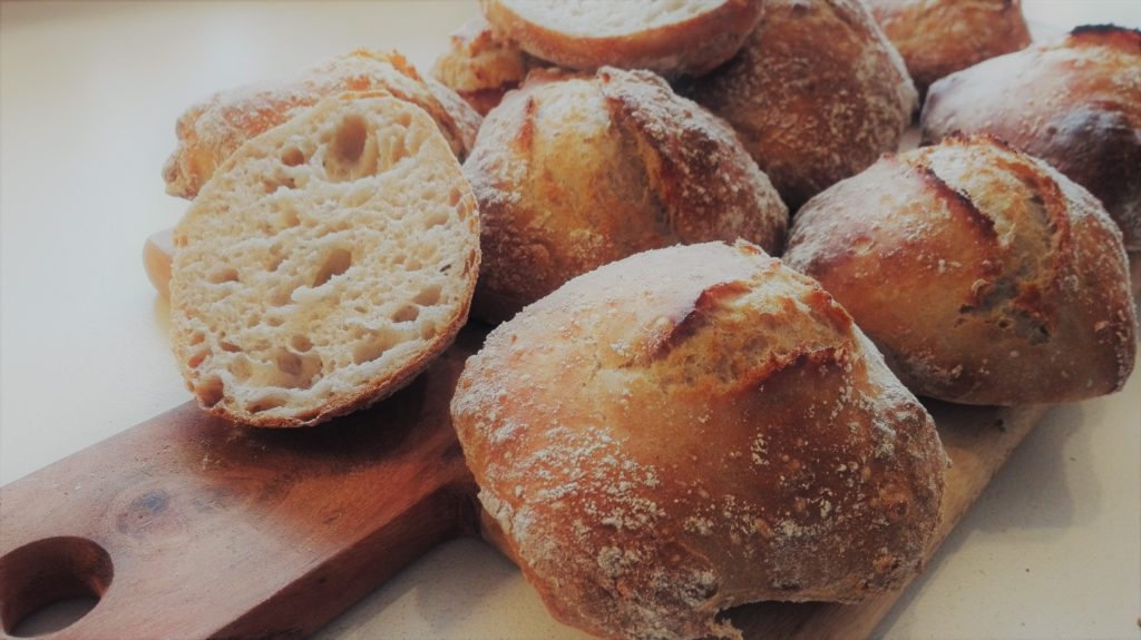 Boller med sigtemel – Bagehuset.dk