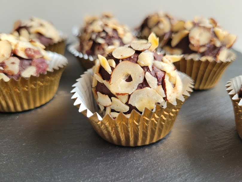 Hasselnødschokoladekugler – Bagehuset.dk